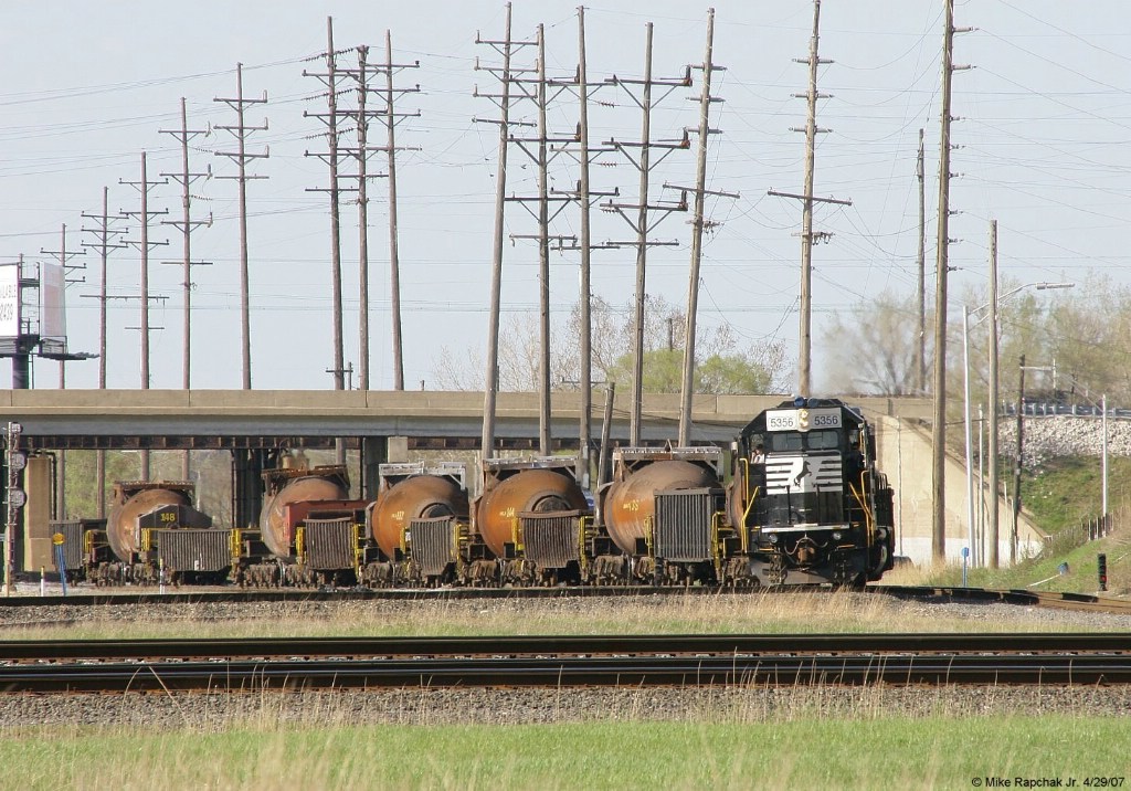 NS 5356 and Bottle Train